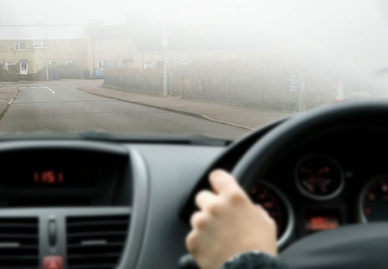 How to Demist the Front Windscreen and Rear Window - Learn Automatic