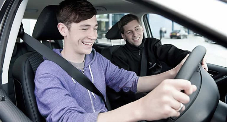 who-can-sit-next-to-a-learner-driver-learn-automatic
